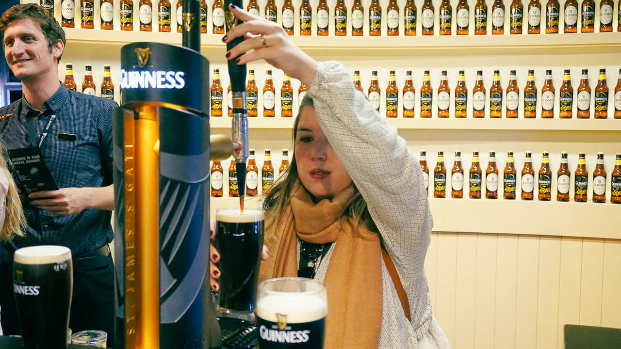 Fábrica da Guinness: visitando a Guinness Storehouse Dublin